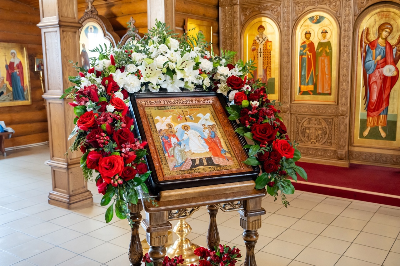 Пасхальное праздничное богослужение. Видеорепортаж — Xрам Адриана и Наталии